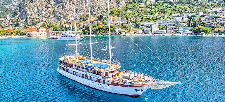Princess Diana - Barge/Boat for Bike Tours